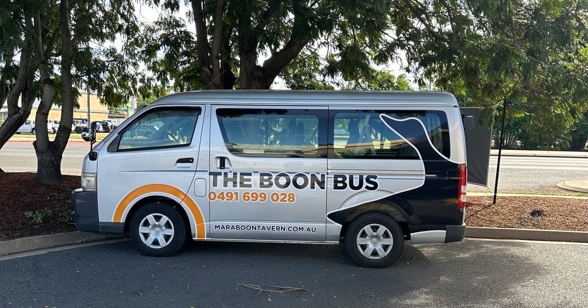 Courtesy Bus - The Maraboon Tavern